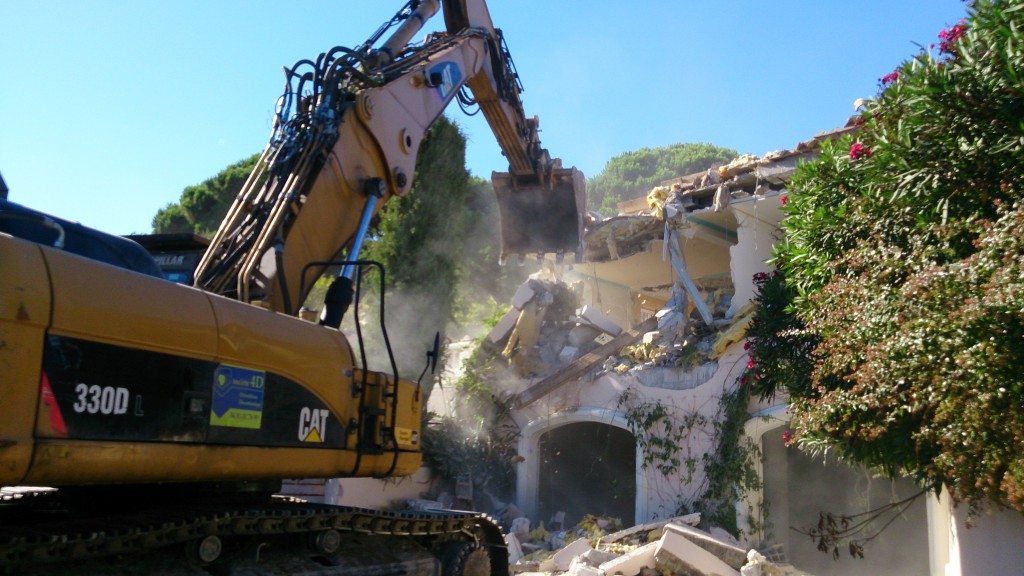 Démolition des villas construites sur une partie de la forêt de Bizerte ...