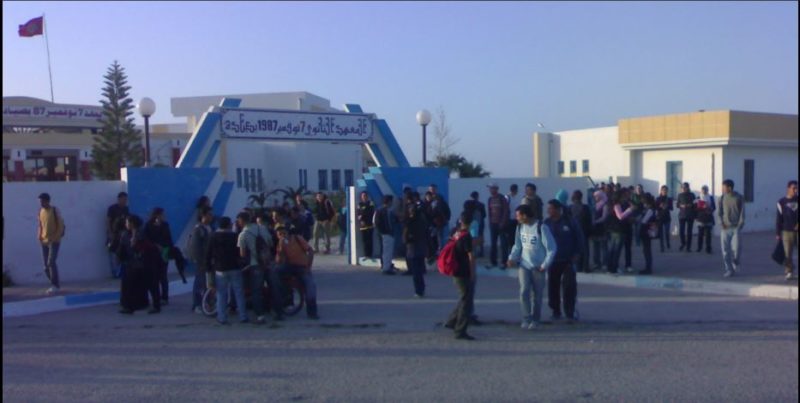 Carthage Dermech : 10 délinquants investissent un lycée et agressent ...