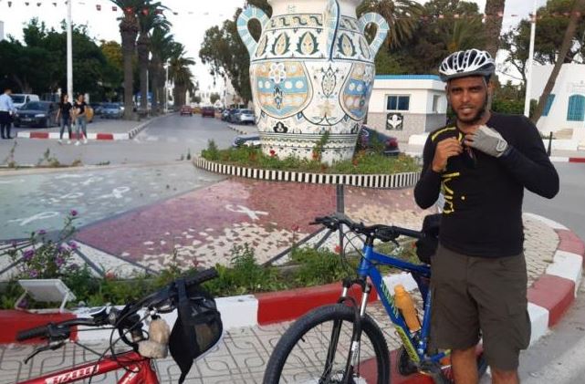 Un jeune de Hajeb Laâyoun parcourt 1900 km à vélo pour défendre la ...