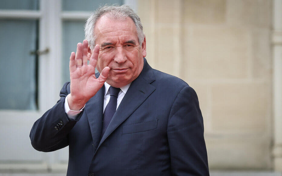 France: le gouvernement de François Bayrou face à un vote décisif ...
